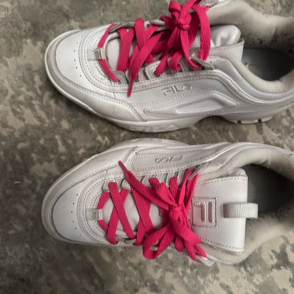 Fila | Shoes | Fila White Shoes With Bright Pink Laces | Poshmark